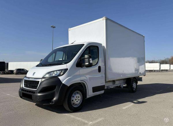 White Peugeot Boxer 2023 in Vilnius, with an engine capacity of 2.20 L and mileage of 70 thousand km for 20570 €, photo 7 on AUTOMOTO.COM.LV