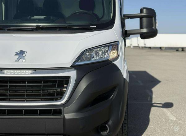 White Peugeot Boxer 2023 in Vilnius, with an engine capacity of 2.20 L and mileage of 70 thousand km for 20570 €, photo 8 on AUTOMOTO.COM.LV