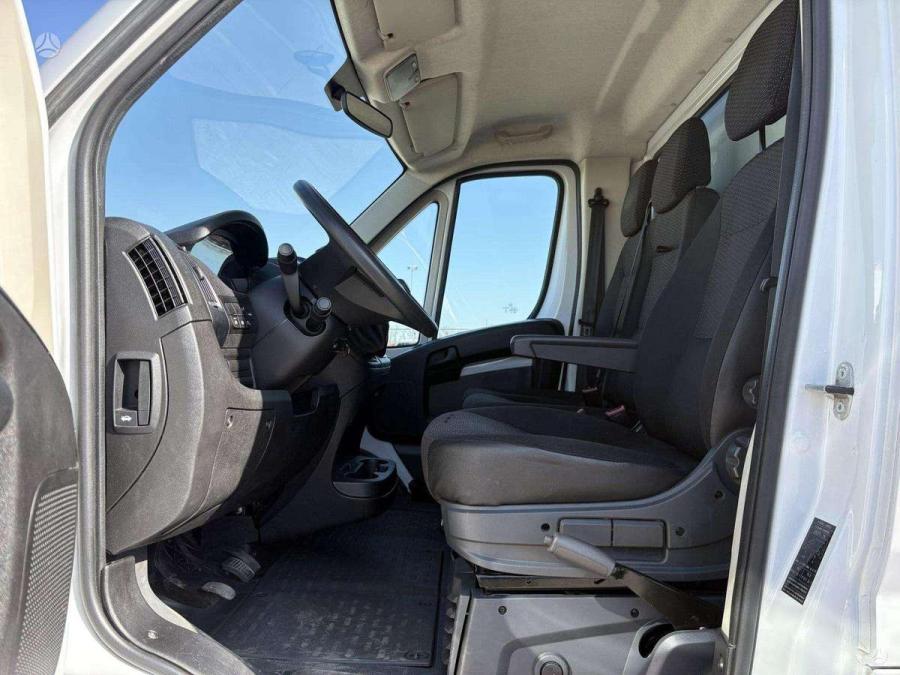 White Peugeot Boxer 2023 in Vilnius, with an engine capacity of 2.20 L and mileage of 70 thousand km for 20570 €, photo 15 on AUTOMOTO.COM.LV