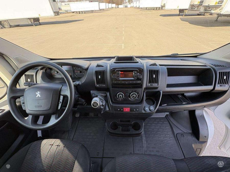 White Peugeot Boxer 2023 in Vilnius, with an engine capacity of 2.20 L and mileage of 70 thousand km for 20570 €, photo 16 on AUTOMOTO.COM.LV