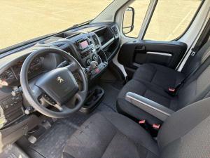 White Peugeot Boxer 2023 in Vilnius, with an engine capacity of 2.20 L and mileage of 70 thousand km for 20570 €, photo 20 on AUTOMOTO.COM.LV