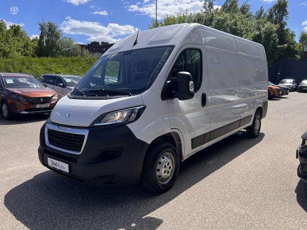 White Peugeot Boxer 2023 in Vilnius, with an engine capacity of 2.18 L and mileage of 229 thousand km for 14490 €, photo 1 on AUTOMOTO.COM.LV