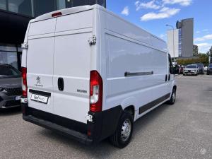White Peugeot Boxer 2023 in Vilnius, with an engine capacity of 2.18 L and mileage of 229 thousand km for 14490 €, photo 5 on AUTOMOTO.COM.LV