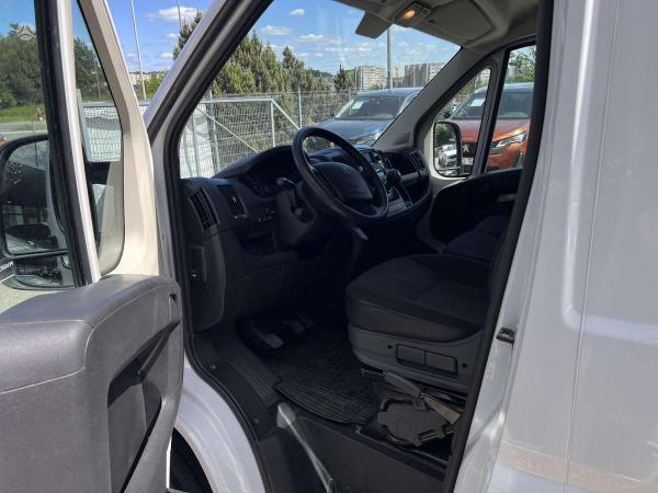 White Peugeot Boxer 2023 in Vilnius, with an engine capacity of 2.18 L and mileage of 229 thousand km for 14490 €, photo 7 on AUTOMOTO.COM.LV