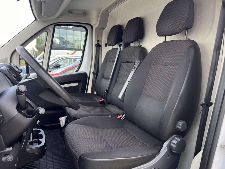 White Peugeot Boxer 2023 in Vilnius, with an engine capacity of 2.18 L and mileage of 229 thousand km for 14490 €, photo 10 on AUTOMOTO.COM.LV