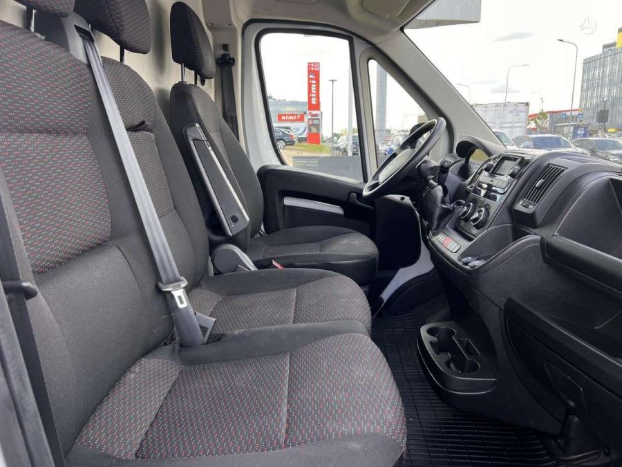 White Peugeot Boxer 2023 in Vilnius, with an engine capacity of 2.18 L and mileage of 229 thousand km for 14490 €, photo 15 on AUTOMOTO.COM.LV