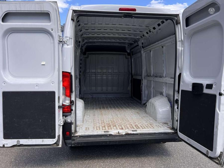 White Peugeot Boxer 2023 in Vilnius, with an engine capacity of 2.18 L and mileage of 229 thousand km for 14490 €, photo 19 on AUTOMOTO.COM.LV