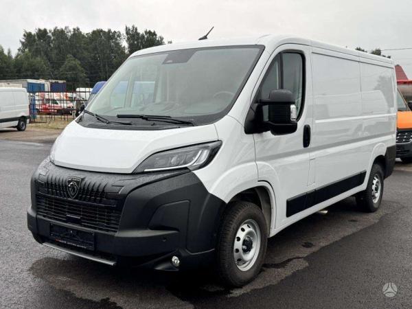 Peugeot Boxer 2024 in Radviliskis on AUTOMOTO.COM.LV White Peugeot Boxer 2024 in Radviliskis, with an engine capacity of 2.18 L and mileage of 1 thousand km for 31762 €, photo 1 on AUTOMOTO.COM.LV
