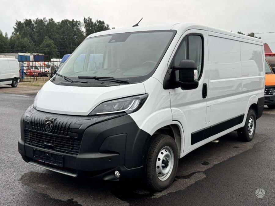 White Peugeot Boxer 2024 in Radviliskis, with an engine capacity of 2.18 L and mileage of 1 thousand km for 31762 €, photo 1 on AUTOMOTO.COM.LV