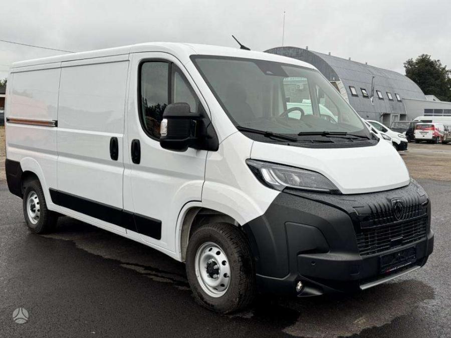 White Peugeot Boxer 2024 in Radviliskis, with an engine capacity of 2.18 L and mileage of 1 thousand km for 31762 €, photo 4 on AUTOMOTO.COM.LV