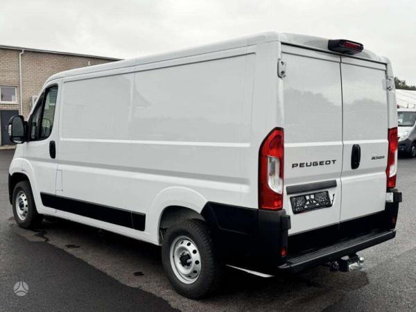 Peugeot Boxer 2024 in Radviliskis on AUTOMOTO.COM.LV White Peugeot Boxer 2024 in Radviliskis, with an engine capacity of 2.18 L and mileage of 1 thousand km for 31762 €, photo 8 on AUTOMOTO.COM.LV