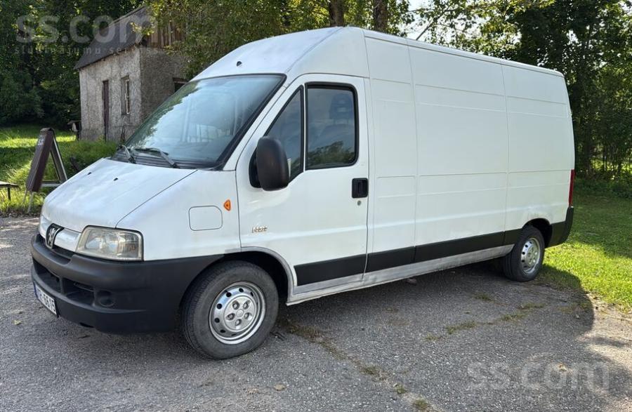 White Peugeot Boxer 2002 in Kraslava, with an engine capacity of 2.20 L and mileage of 169 thousand km for 4200 €, photo 1 on AUTOMOTO.COM.LV