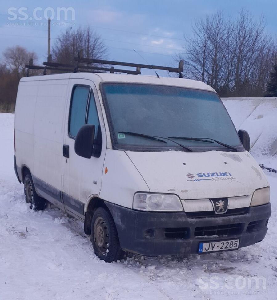 White Peugeot Boxer 2003 in Talsi, with an engine capacity of 2.00 L and mileage of 160 thousand km for 1000 €, photo 4 on AUTOMOTO.COM.LV