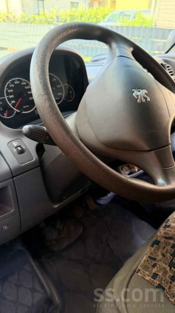 Balts Peugeot Boxer 2006 Rēzekne, ar dzinēja tilpumu 2.80 L un nobraukumu 102 tūkst. km par 4500 €, foto 8 vietnē AUTOMOTO.COM.LV