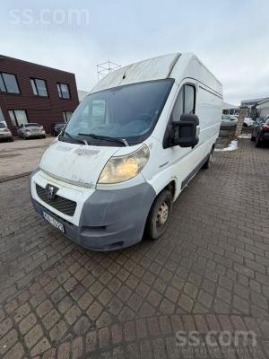 Balts Peugeot Boxer 2006 Rīga, ar dzinēja tilpumu 2.20 L un nobraukumu 363 tūkst. km par 1500 €, foto  vietnē AUTOMOTO.COM.LV