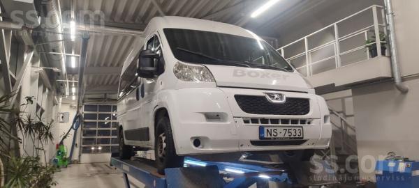 White Peugeot Boxer 2007 in Daugavpils, with an engine capacity of 2.20 L and mileage of 430 thousand km for 6100 €, photo 9 on AUTOMOTO.COM.LV
