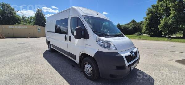 White Peugeot Boxer 2009 in Ogre, with an engine capacity of 2.20 L and mileage of 295 thousand km for 2750 €, photo 1 on AUTOMOTO.COM.LV