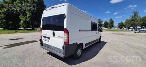 White Peugeot Boxer 2009 in Ogre, with an engine capacity of 2.20 L and mileage of 295 thousand km for 2750 €, photo 3 on AUTOMOTO.COM.LV