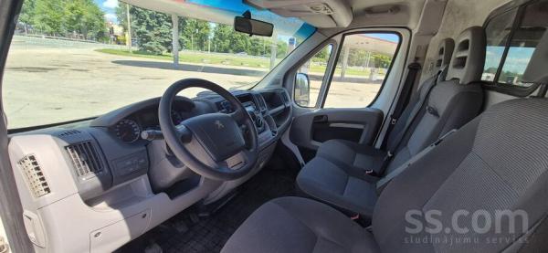 White Peugeot Boxer 2009 in Ogre, with an engine capacity of 2.20 L and mileage of 295 thousand km for 2750 €, photo 8 on AUTOMOTO.COM.LV