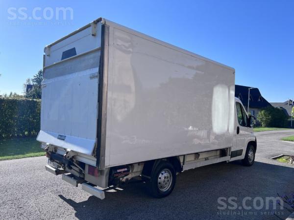 White Peugeot Boxer 2009 in Talsi, with an engine capacity of 2.20 L and mileage of 239 thousand km for 6900 €, photo 5 on AUTOMOTO.COM.LV
