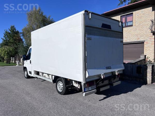 White Peugeot Boxer 2009 in Talsi, with an engine capacity of 2.20 L and mileage of 239 thousand km for 6900 €, photo 6 on AUTOMOTO.COM.LV