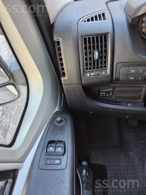 Balts Peugeot Boxer 2011 Daugavpils, ar dzinēja tilpumu 2.20 L un nobraukumu 302 tūkst. km par 4800 €, foto 4 vietnē AUTOMOTO.COM.LV