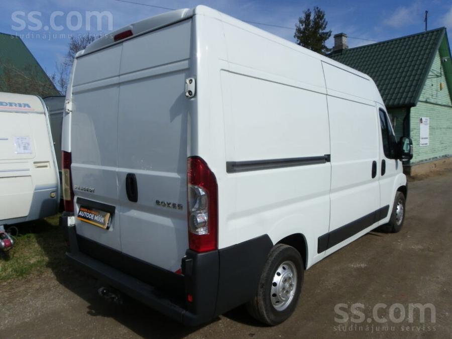 White Peugeot Boxer 2012 in Valka, with an engine capacity of 2.20 L and mileage of 238 thousand km for 8000 €, photo 7 on AUTOMOTO.COM.LV