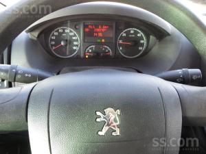White Peugeot Boxer 2012 in Valka, with an engine capacity of 2.20 L and mileage of 238 thousand km for 8000 €, photo 9 on AUTOMOTO.COM.LV