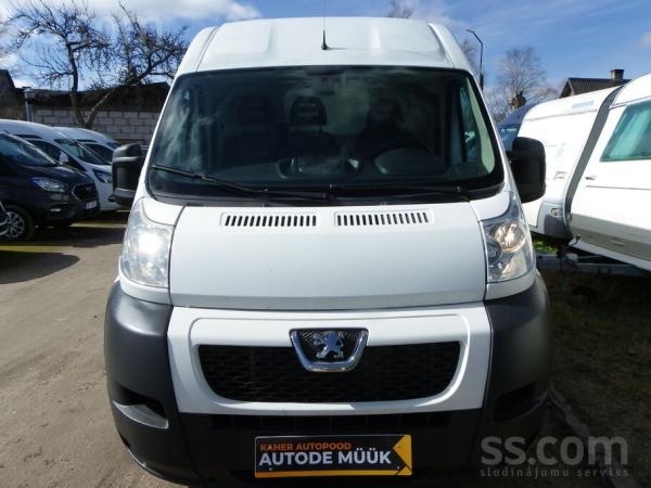 Balts Peugeot Boxer 2012 Valka, ar dzinēja tilpumu 2.20 L un nobraukumu 238 tūkst. km par 8000 €, foto 3 vietnē AUTOMOTO.COM.LV