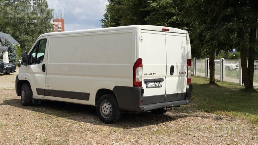 White Peugeot Boxer 2013 in Daugavpils, with an engine capacity of 2.20 L and mileage of 373 thousand km for 2950 €, photo 10 on AUTOMOTO.COM.LV