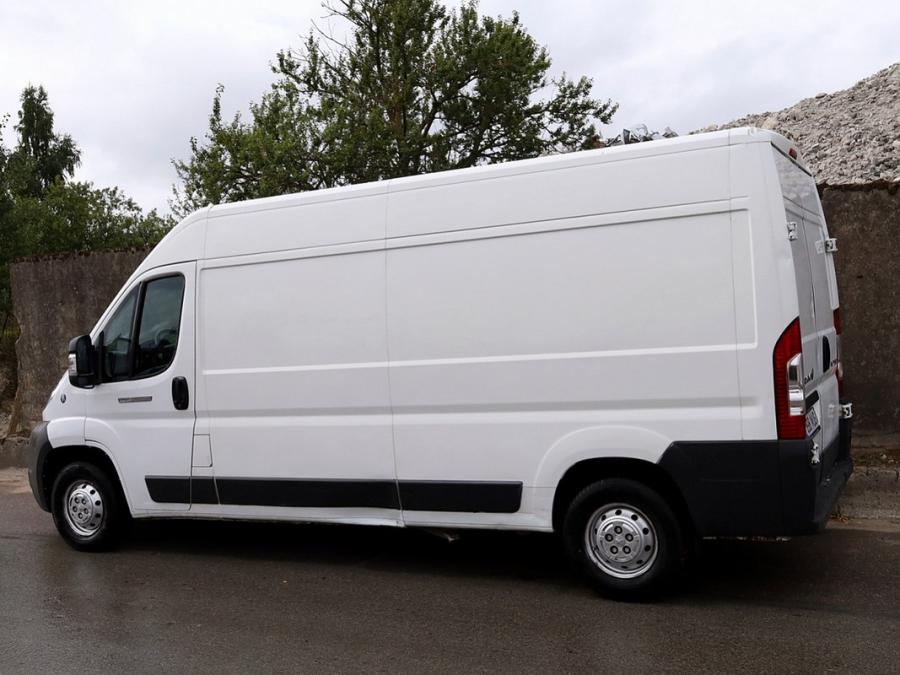 White Peugeot Boxer 2013 in Tallinn, with an engine capacity of 2.20 L and mileage of 345 thousand km for 3999 €, photo 13 on AUTOMOTO.COM.LV