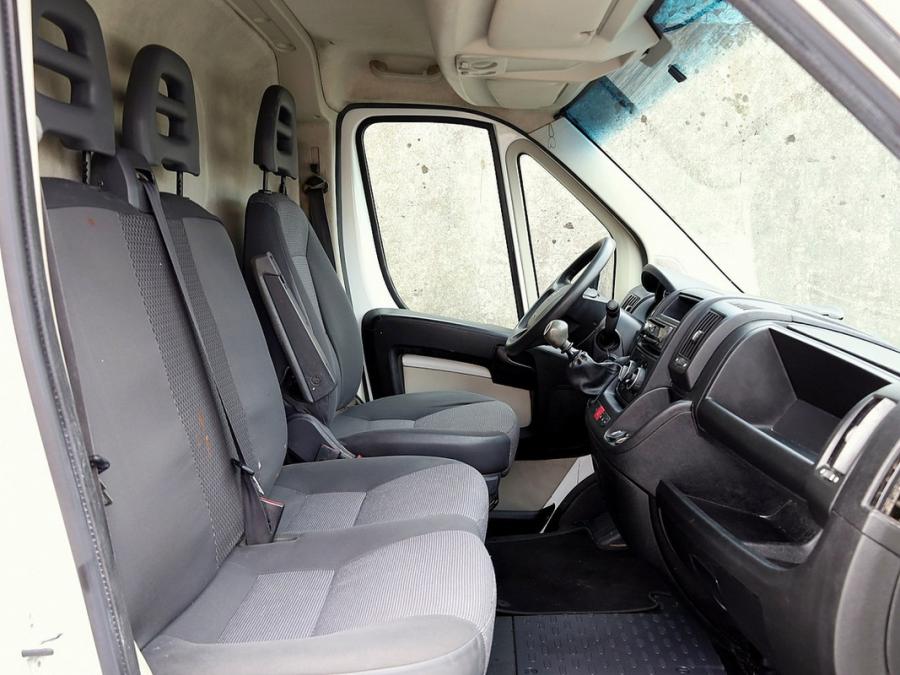 White Peugeot Boxer 2013 in Tallinn, with an engine capacity of 2.20 L and mileage of 345 thousand km for 3999 €, photo 15 on AUTOMOTO.COM.LV