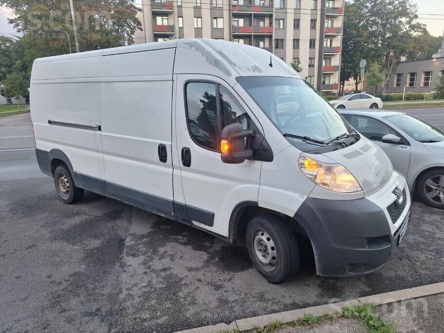 White Peugeot Boxer 2013 in Riga, with an engine capacity of 2.20 L and mileage of 370 thousand km for 3500 €, photo 1 on AUTOMOTO.COM.LV