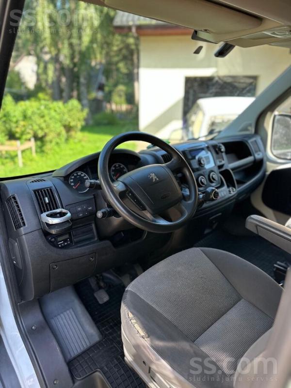 White Peugeot Boxer 2014 in Limbazi, with an engine capacity of 2.20 L and mileage of 342 thousand km for 9800 €, photo 8 on AUTOMOTO.COM.LV
