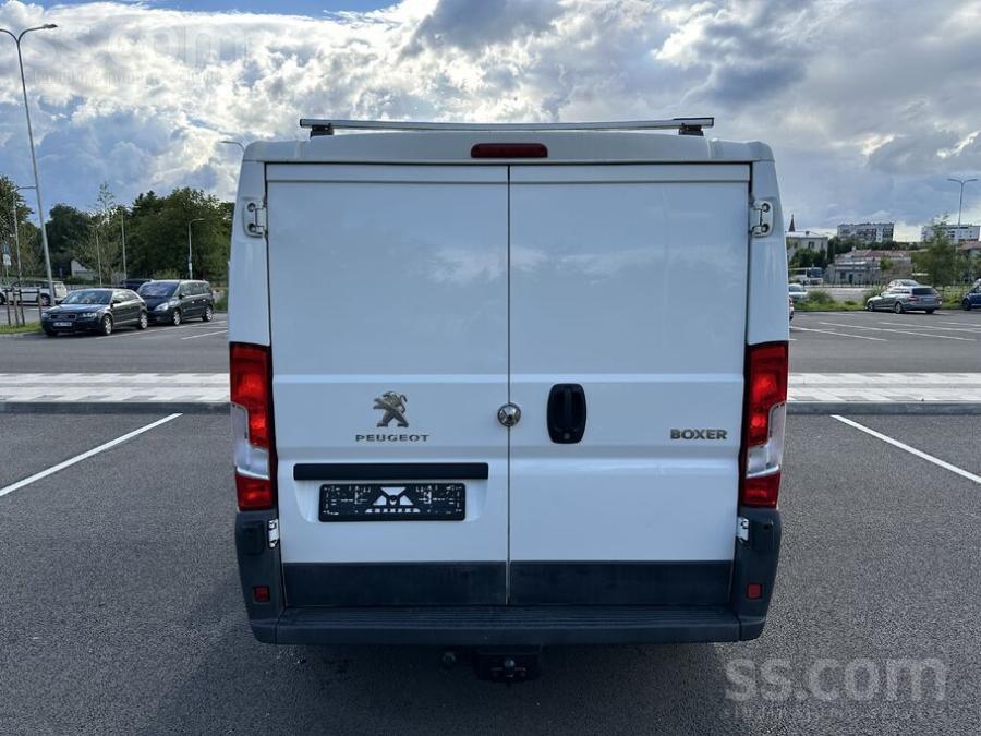 White Peugeot Boxer 2014 in Jelgava, with an engine capacity of 2.20 L and mileage of 203 thousand km for 6750 €, photo 6 on AUTOMOTO.COM.LV