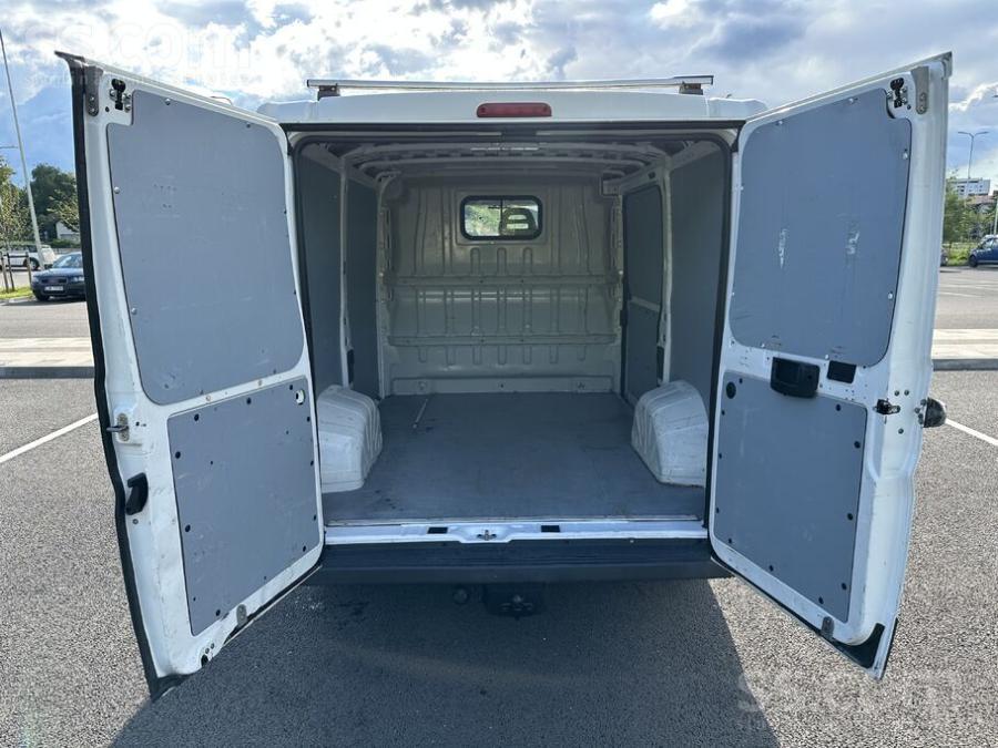 White Peugeot Boxer 2014 in Jelgava, with an engine capacity of 2.20 L and mileage of 203 thousand km for 6750 €, photo 8 on AUTOMOTO.COM.LV