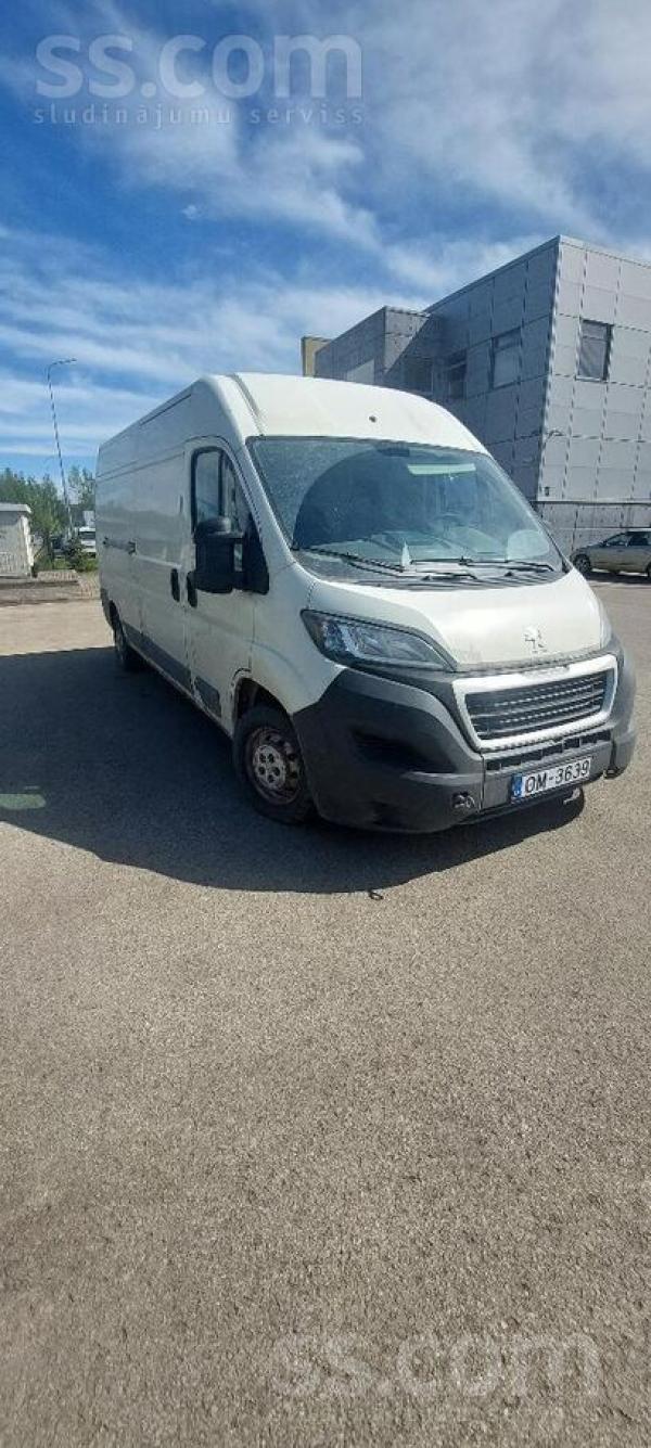 White Peugeot Boxer 2015 in Talsi, with an engine capacity of 2.20 L and mileage of 650 thousand km for 2100 €, photo 2 on AUTOMOTO.COM.LV