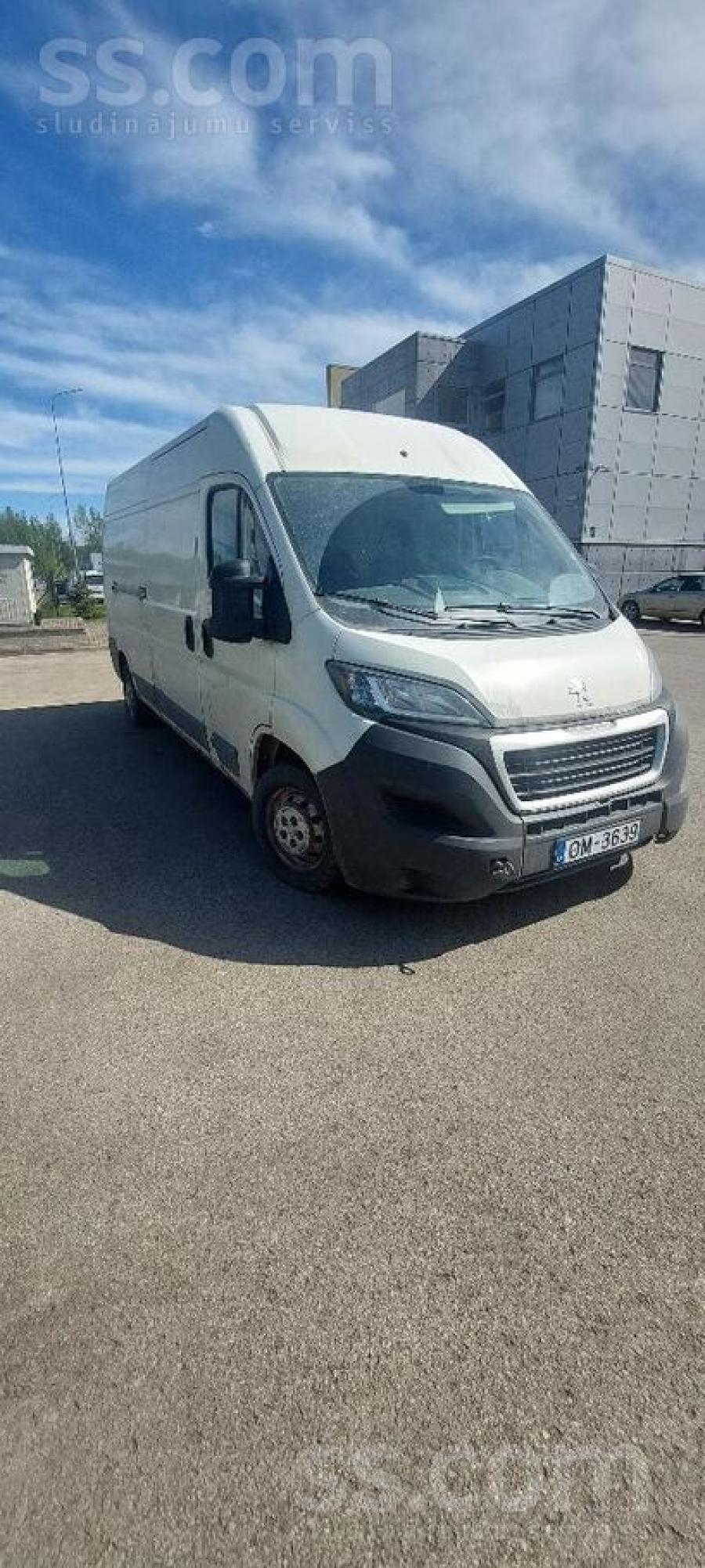 White Peugeot Boxer 2015 in Talsi, with an engine capacity of 2.20 L and mileage of 650 thousand km for 2100 €, photo 3 on AUTOMOTO.COM.LV
