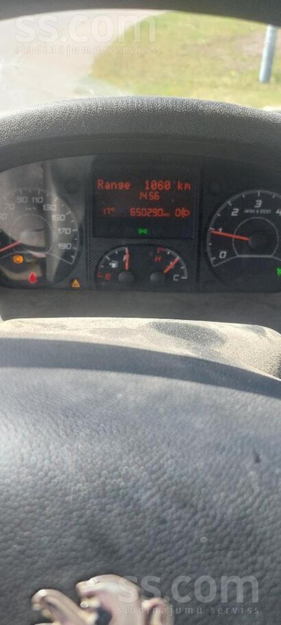 White Peugeot Boxer 2015 in Talsi, with an engine capacity of 2.20 L and mileage of 650 thousand km for 2100 €, photo 7 on AUTOMOTO.COM.LV