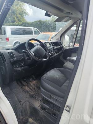 White Peugeot Boxer 2015 in Riga, with an engine capacity of 2.20 L and mileage of 247 thousand km for 4200 €, photo 4 on AUTOMOTO.COM.LV