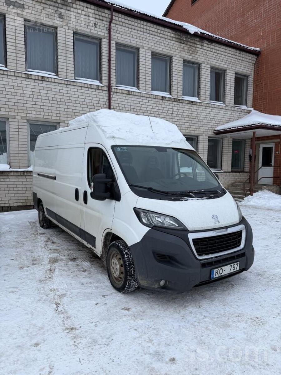 White Peugeot Boxer 2016 in Liepaja, with an engine capacity of 2.20 L and mileage of 338 thousand km for 5700 €, photo 1 on AUTOMOTO.COM.LV