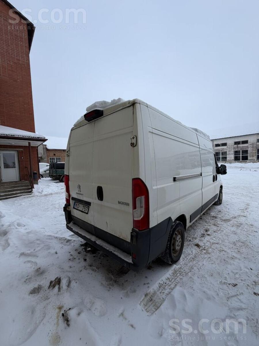 White Peugeot Boxer 2016 in Liepaja, with an engine capacity of 2.20 L and mileage of 338 thousand km for 5700 €, photo 3 on AUTOMOTO.COM.LV