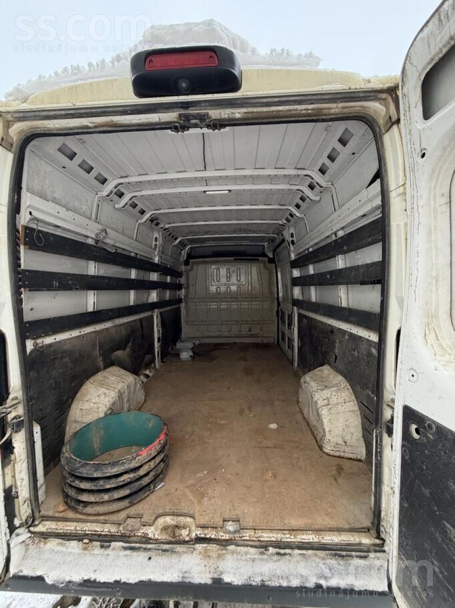 White Peugeot Boxer 2016 in Liepaja, with an engine capacity of 2.20 L and mileage of 338 thousand km for 5700 €, photo 4 on AUTOMOTO.COM.LV