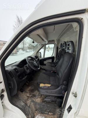 White Peugeot Boxer 2016 in Liepaja, with an engine capacity of 2.20 L and mileage of 338 thousand km for 5700 €, photo 5 on AUTOMOTO.COM.LV
