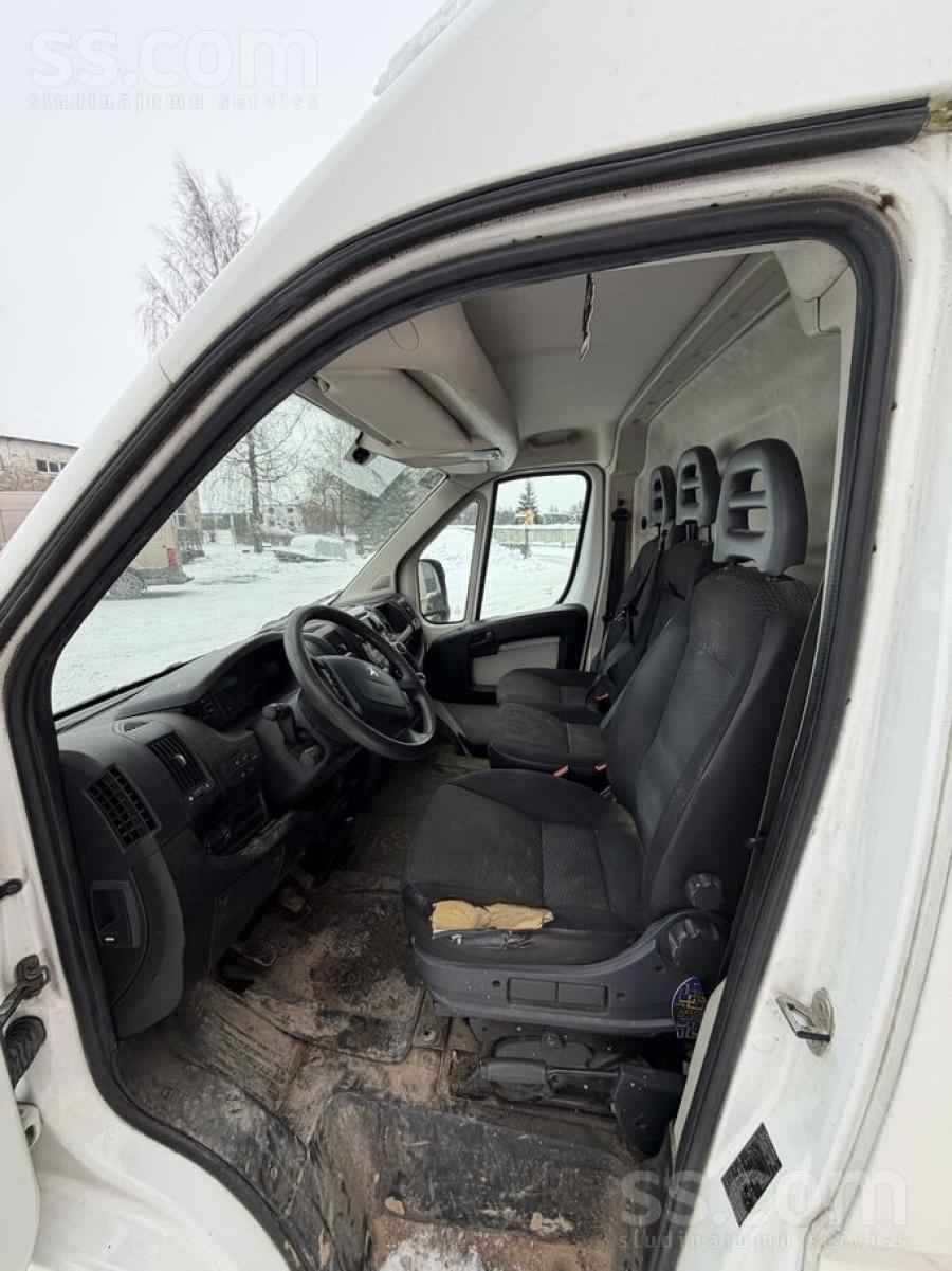 White Peugeot Boxer 2016 in Liepaja, with an engine capacity of 2.20 L and mileage of 338 thousand km for 5700 €, photo 5 on AUTOMOTO.COM.LV