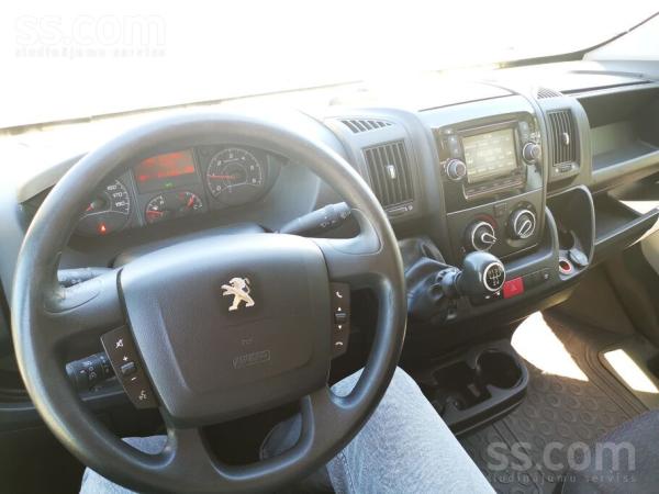 White Peugeot Boxer 2016 in Riga, with an engine capacity of 2.00 L and mileage of 272 thousand km for 9680 €, photo 7 on AUTOMOTO.COM.LV