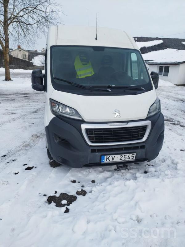 White Peugeot Boxer 2017 in Tukums, with an engine capacity of 2.00 L and mileage of 0 thousand km for 4000 €, photo 3 on AUTOMOTO.COM.LV