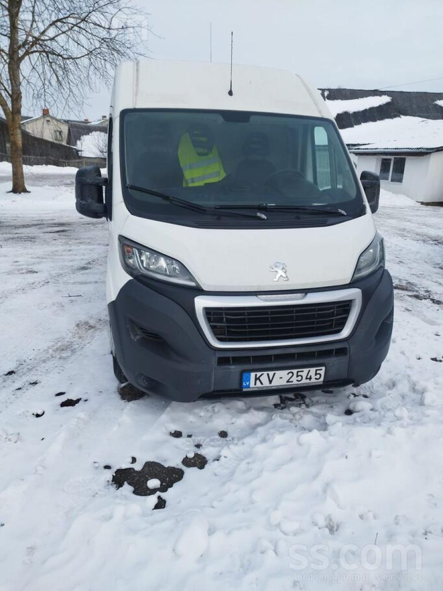 White Peugeot Boxer 2017 in Tukums, with an engine capacity of 2.00 L and mileage of 0 thousand km for 4000 €, photo 4 on AUTOMOTO.COM.LV