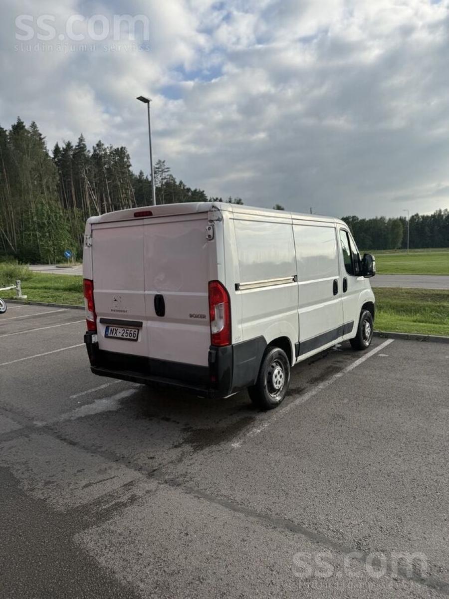 White Peugeot Boxer 2018 in Riga, with an engine capacity of 2.00 L and mileage of 249 thousand km for 7250 €, photo 3 on AUTOMOTO.COM.LV