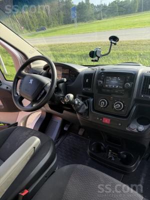 White Peugeot Boxer 2018 in Riga, with an engine capacity of 2.00 L and mileage of 249 thousand km for 7250 €, photo 7 on AUTOMOTO.COM.LV